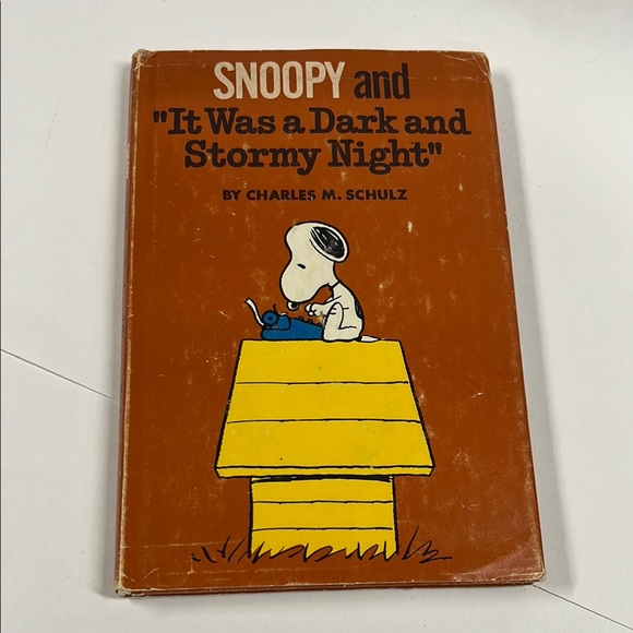 Vintage Peanuts Snoopy | Accents | Snoopy Vintage Book It Was A Dark ...